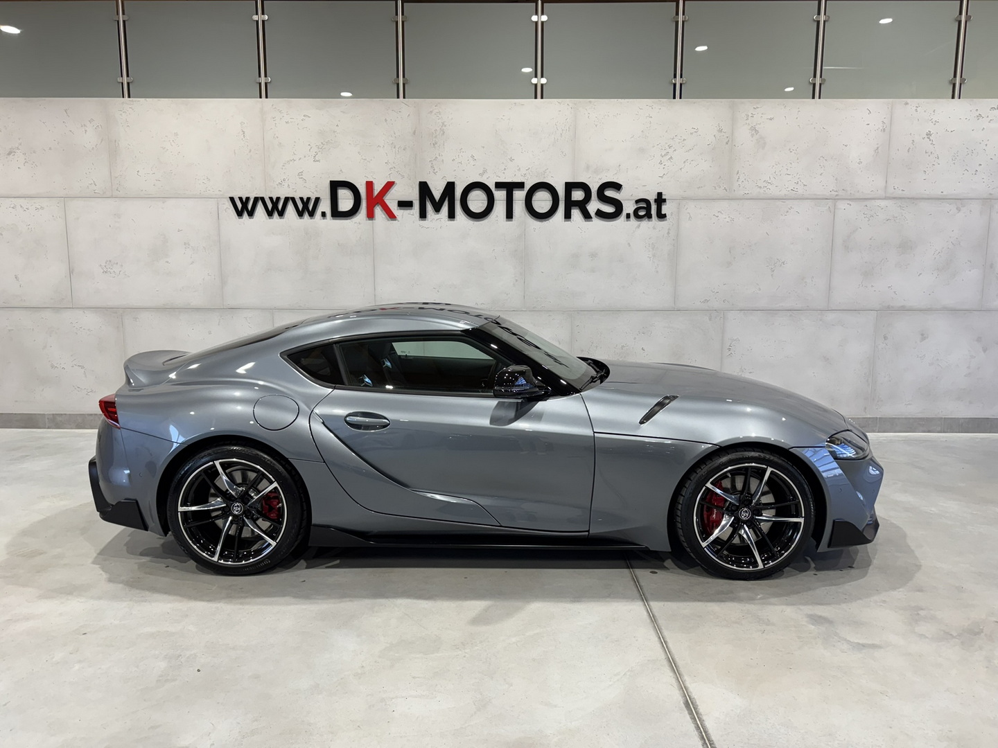 Toyota Supra GR MK5 grau 2021