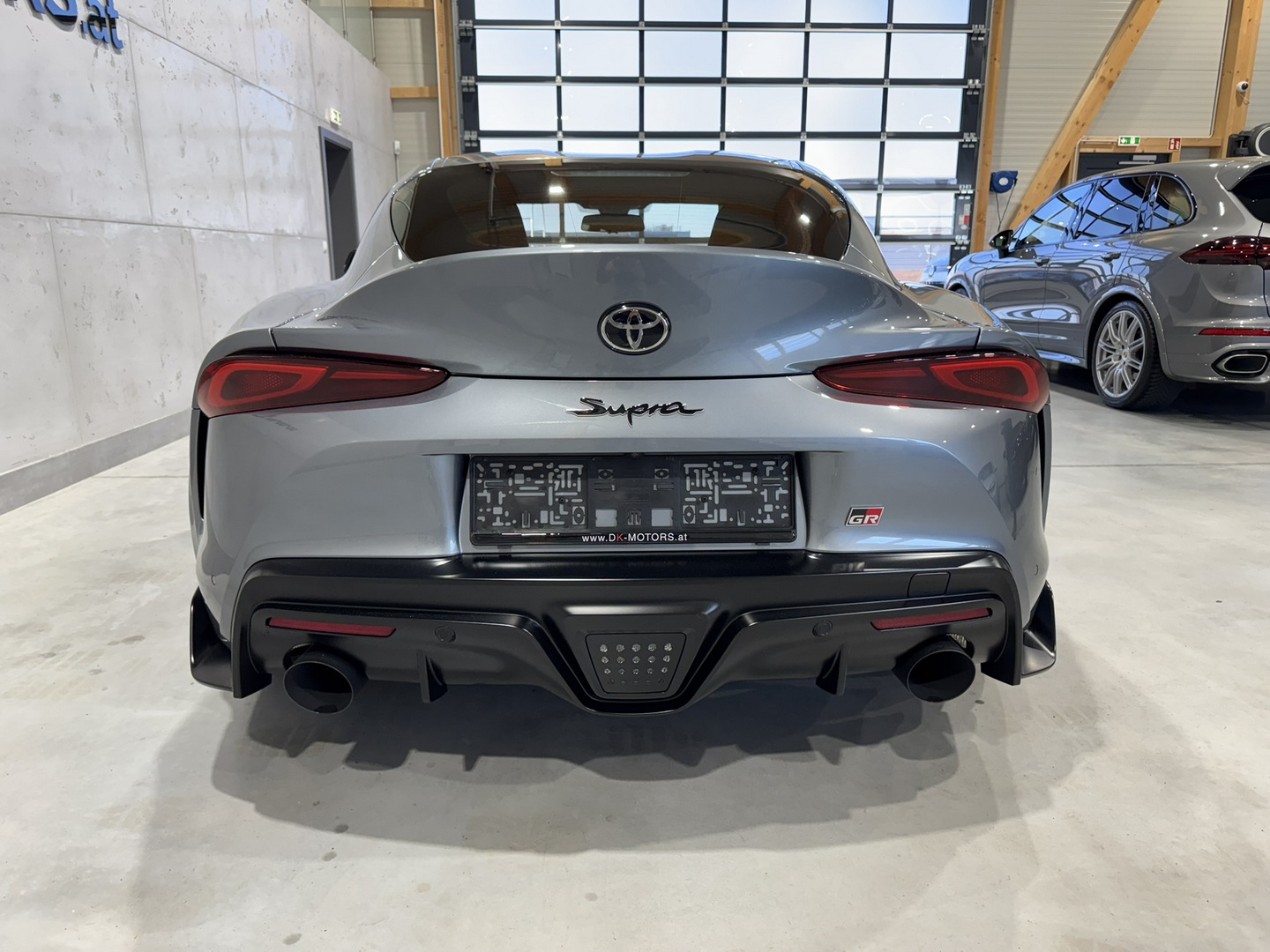 Toyota Supra GR MK5 grau 2021