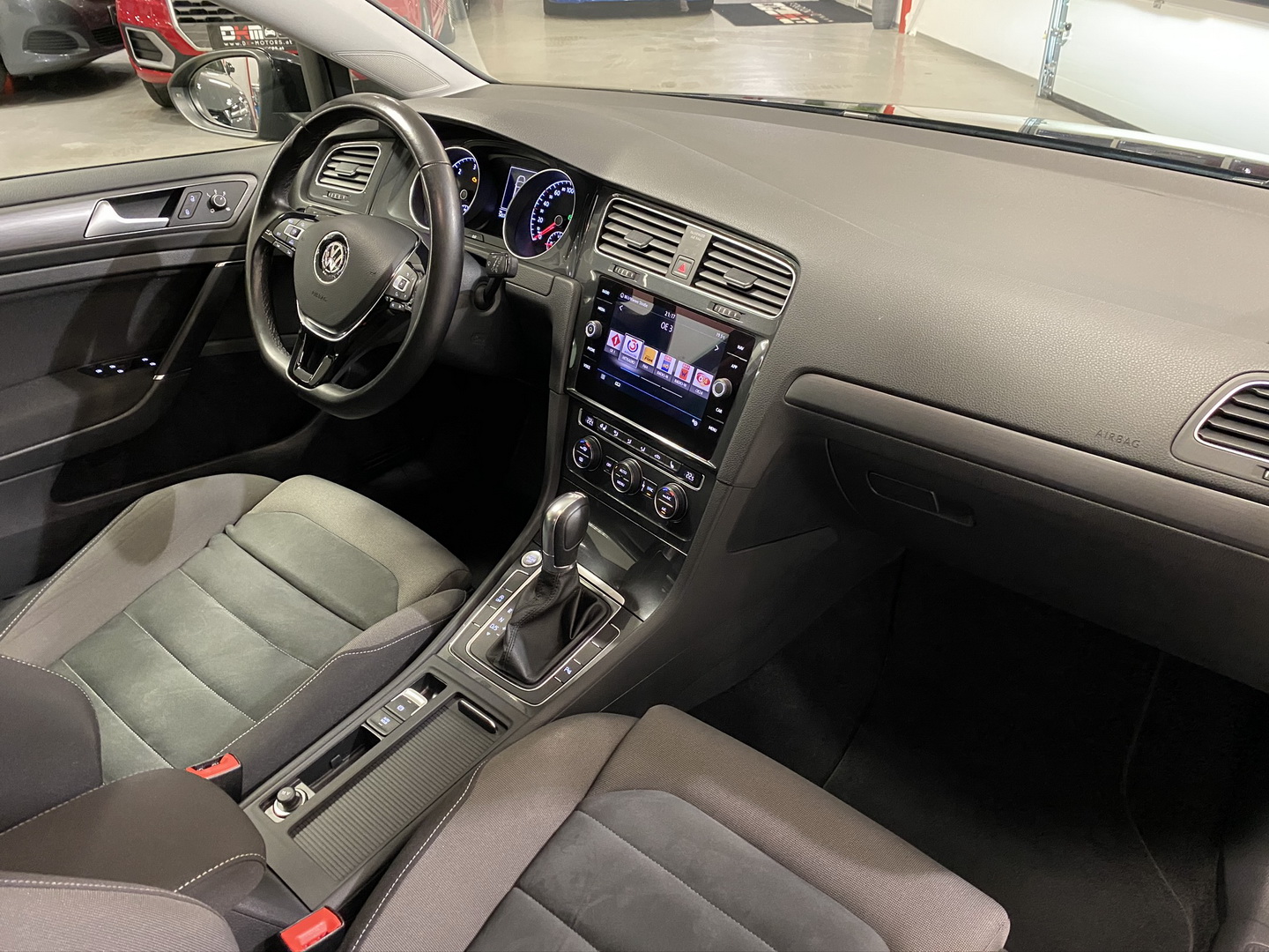 VW Golf 7 Variant TDI DSG R-Line