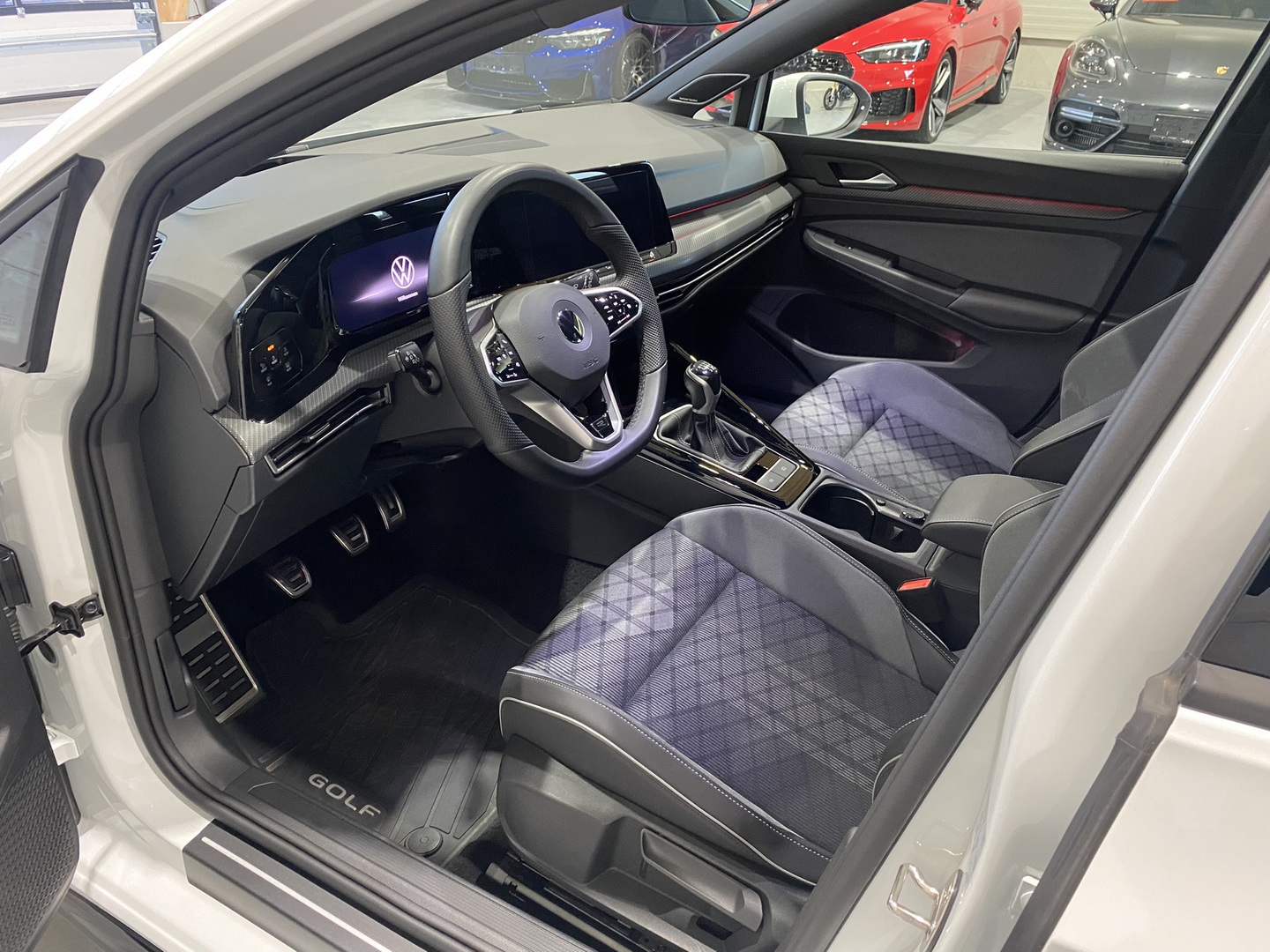 VW Golf 8 R-Line 1,5 TSI