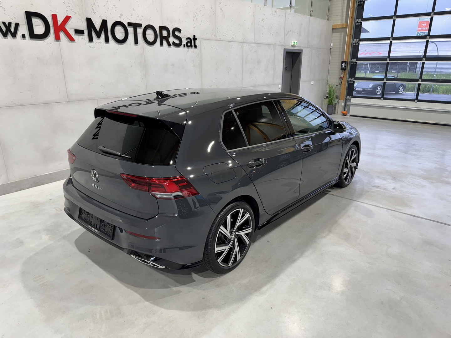 VW Golf 8 R-Line 1,5 TSI grau