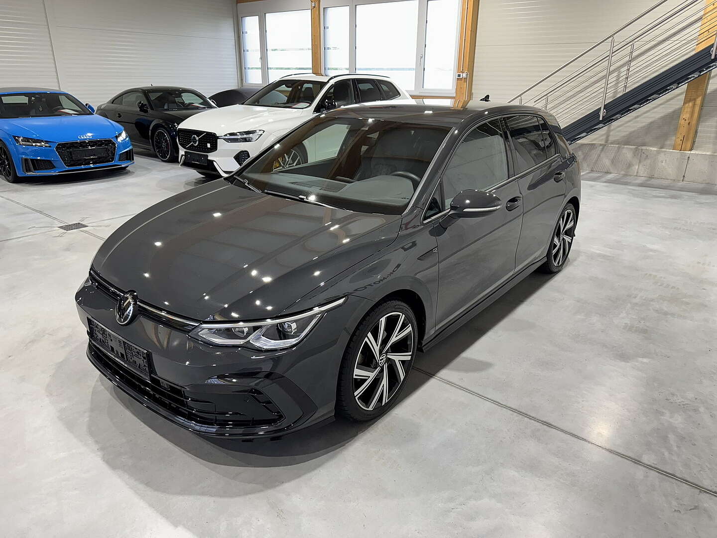 VW Golf 8 R-Line 1,5 TSI grau